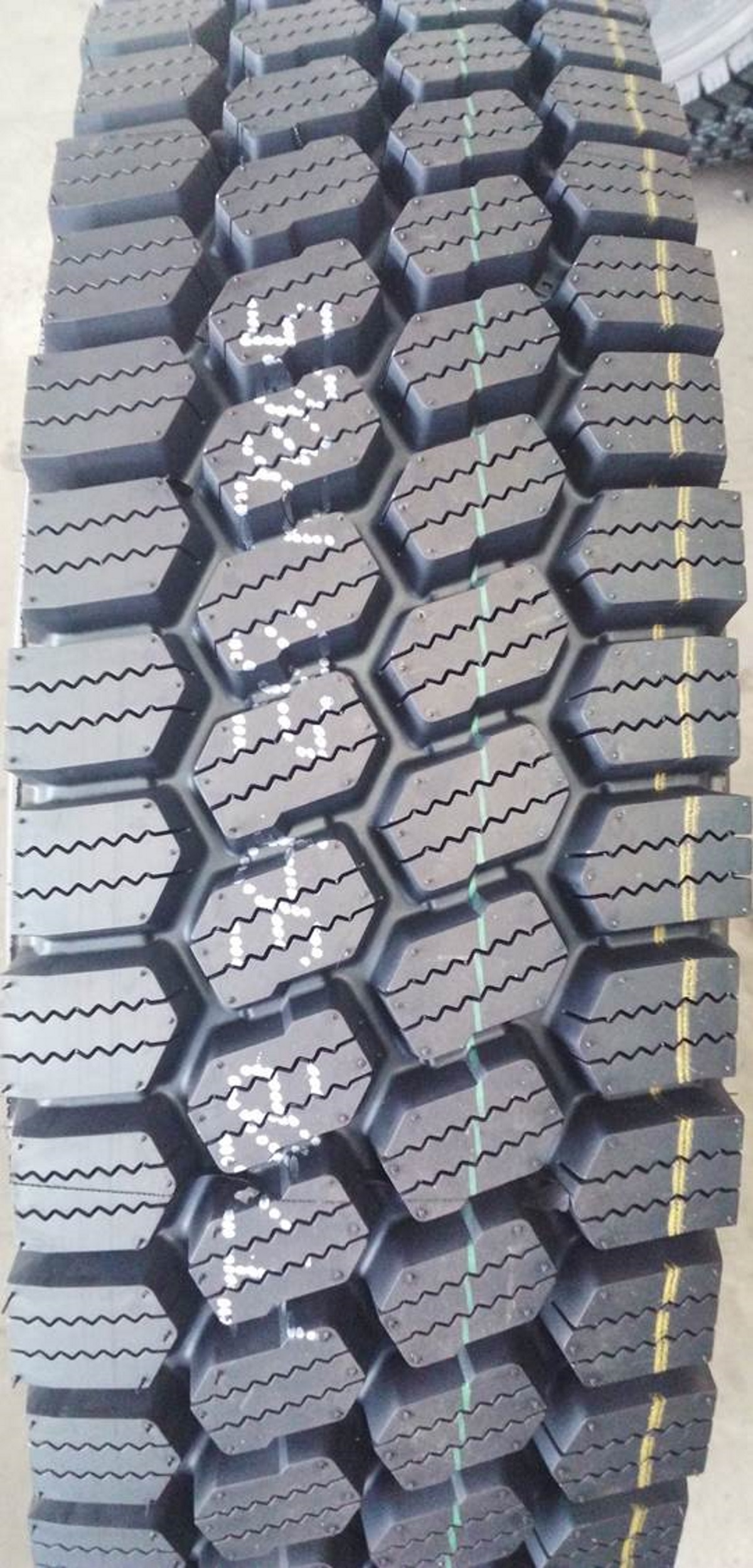 11R22.5 16PR RT318 SNOW SURETRAC regrouvable